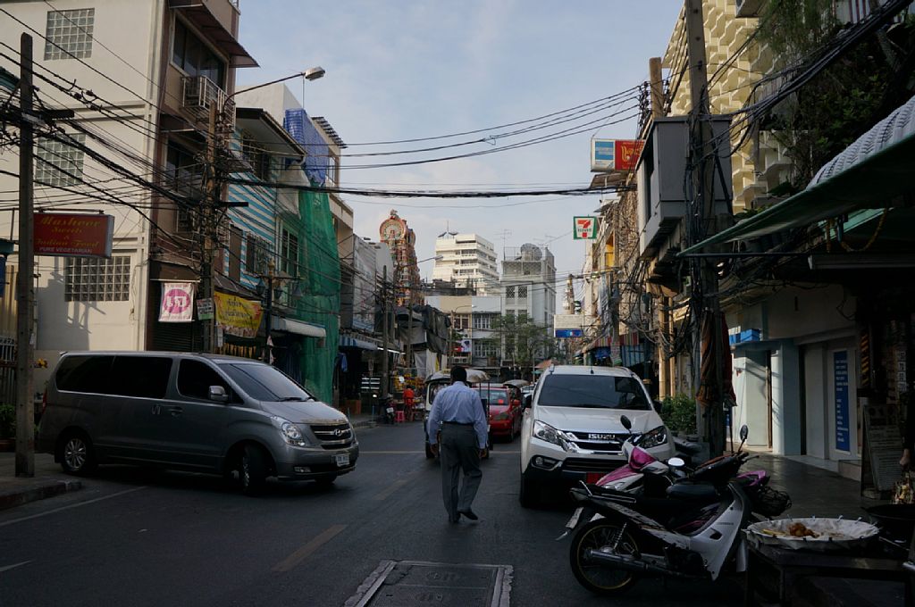 泰国の変なスポット: Wat Phra Si Maha Uma Thewi / Bangkok