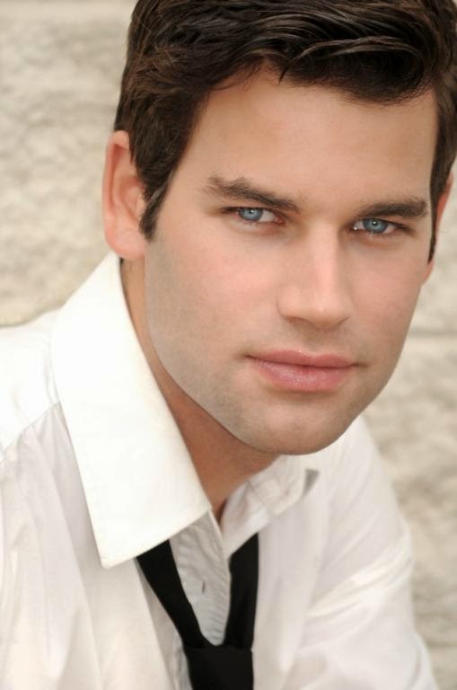 Los Ojos del Espectador: Aiden Simko actor
