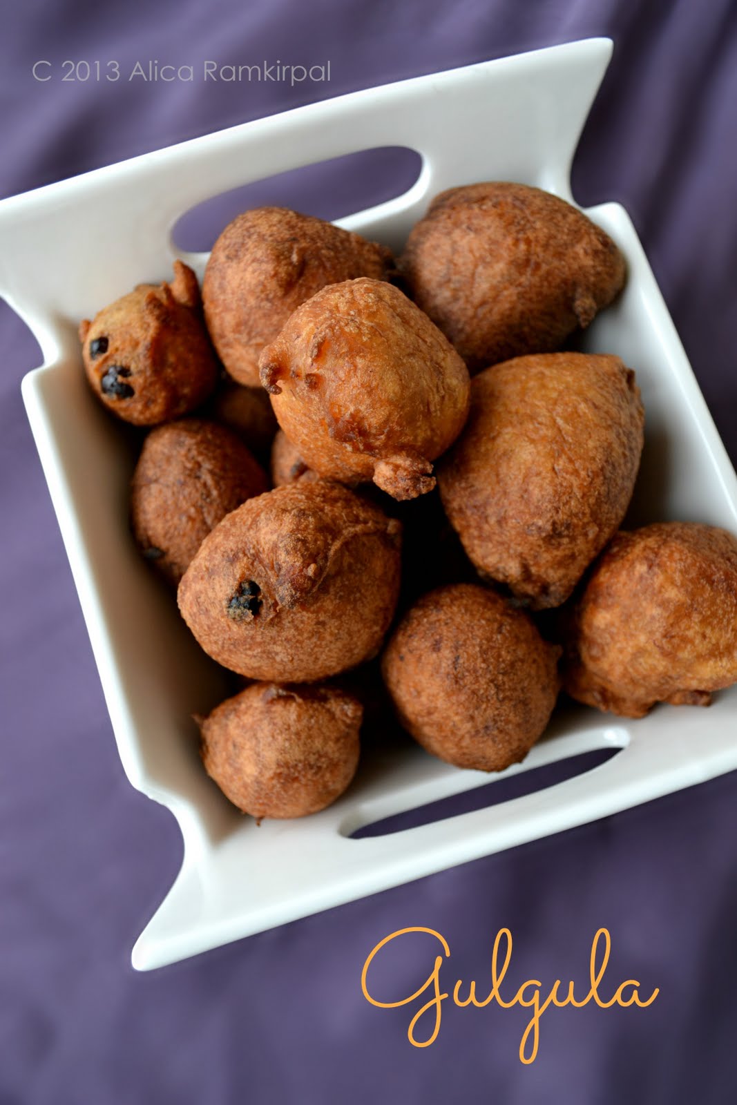 Mom's Gulgula (Banana fritters) - Alica's Pepperpot