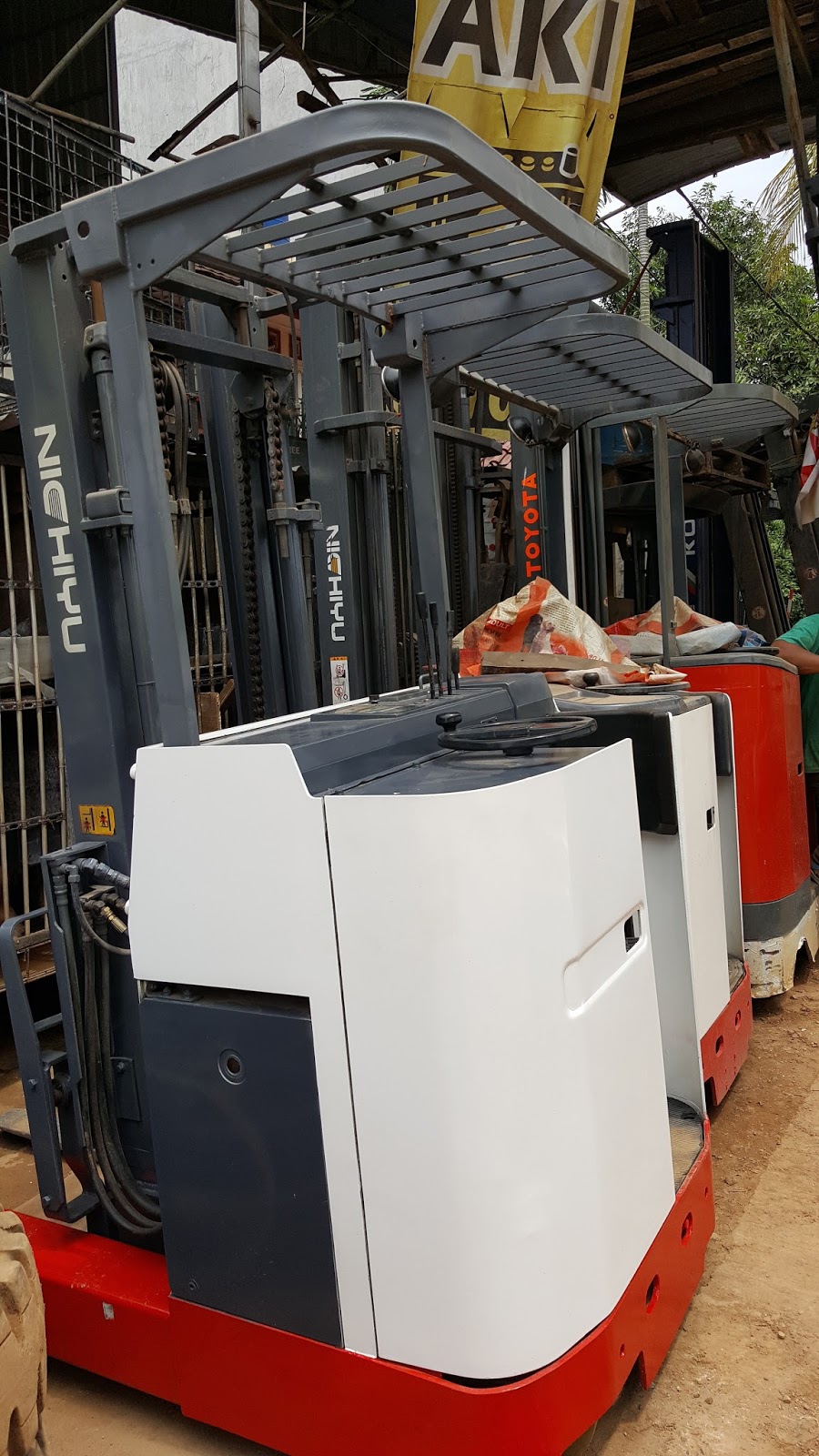 JUAL FORKLIFT ELEKTRIK BATTERY SECOND/BEKAS