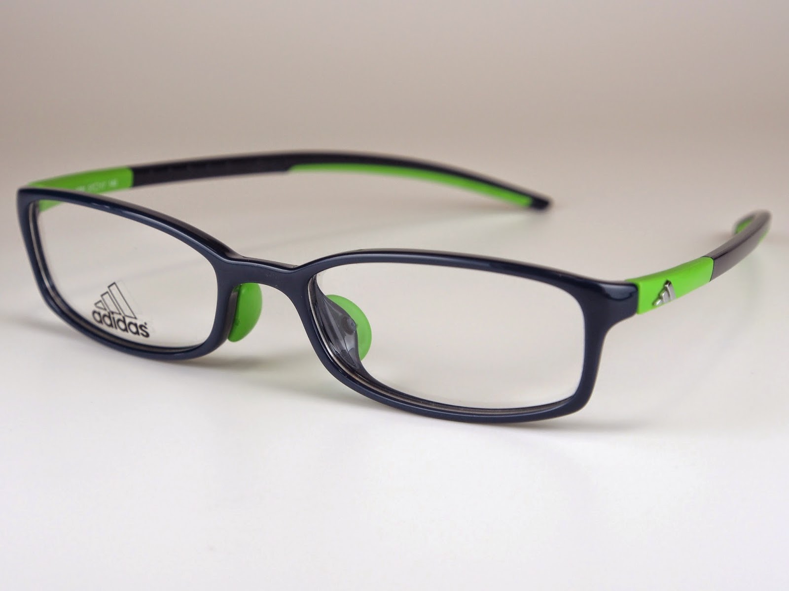 見た目だけじゃない、その機能を こどもメガネ adidas（アディダス）「a008」「a010」入荷 | 愛知県岡崎市で1882年創業の眼鏡 ...