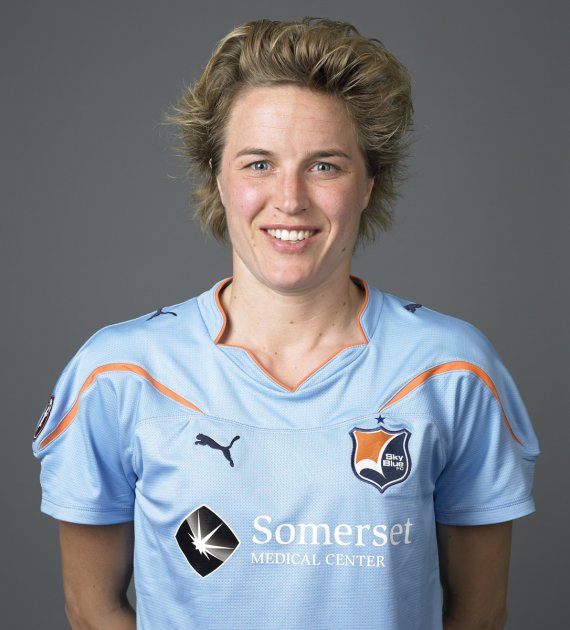 Female Football Players Gallery Photos: Female Football Player - Daphne ...