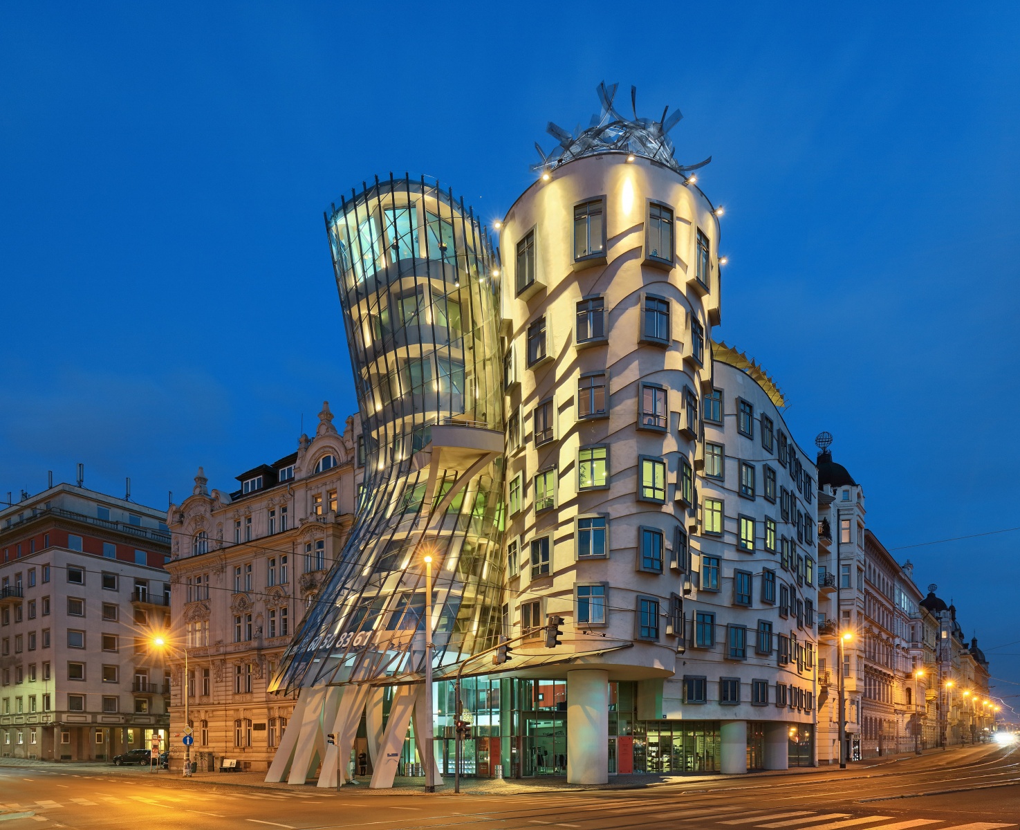 البيت الراقص Dancing House