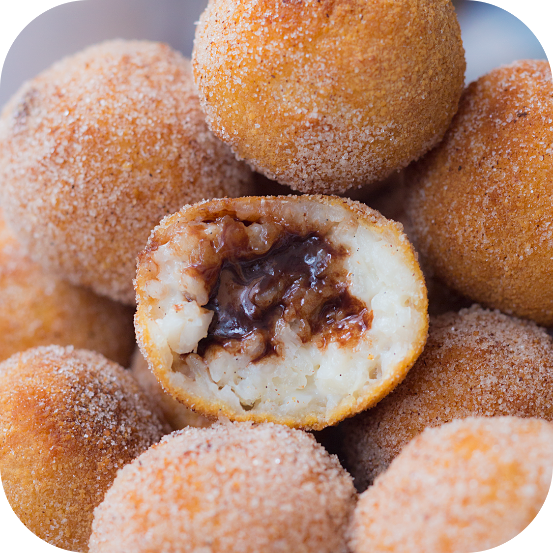 Lili Doces Receitas: Bolinho de arroz doce recheado com nutella