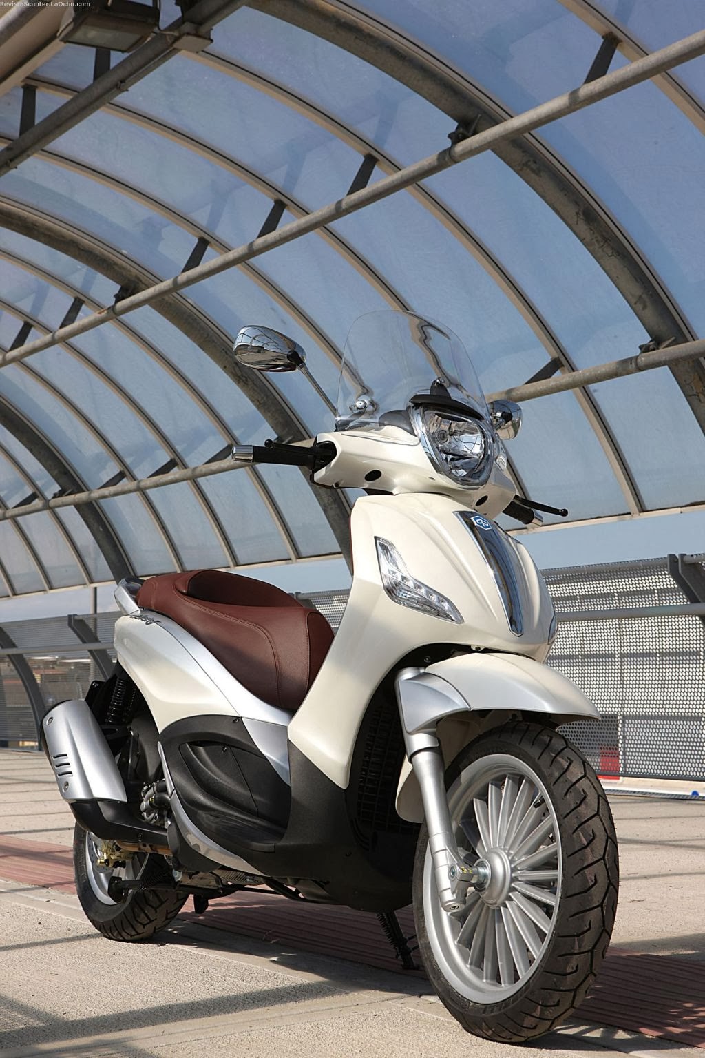 Revista Scooter: Piaggio Beverly, el semiscooter por excelencia