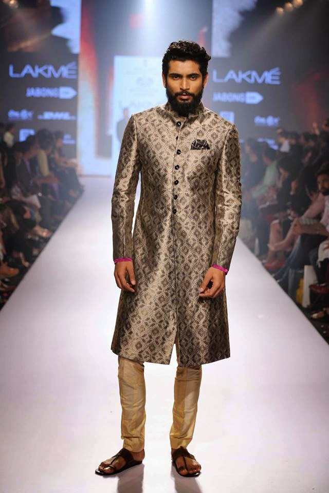 Stylefluid Trendz: Royal yet relaxed: Raghavendra Rathore Keeps it Safe ...