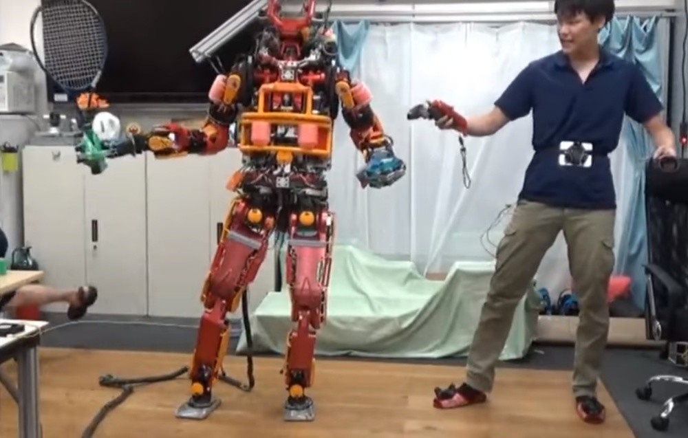 Estos científicos controlan un robot con sus propios movimientos usando ...