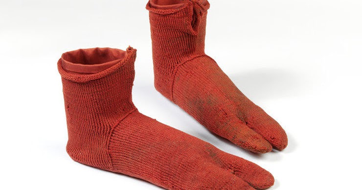 THE HISTORY OF SOCKS