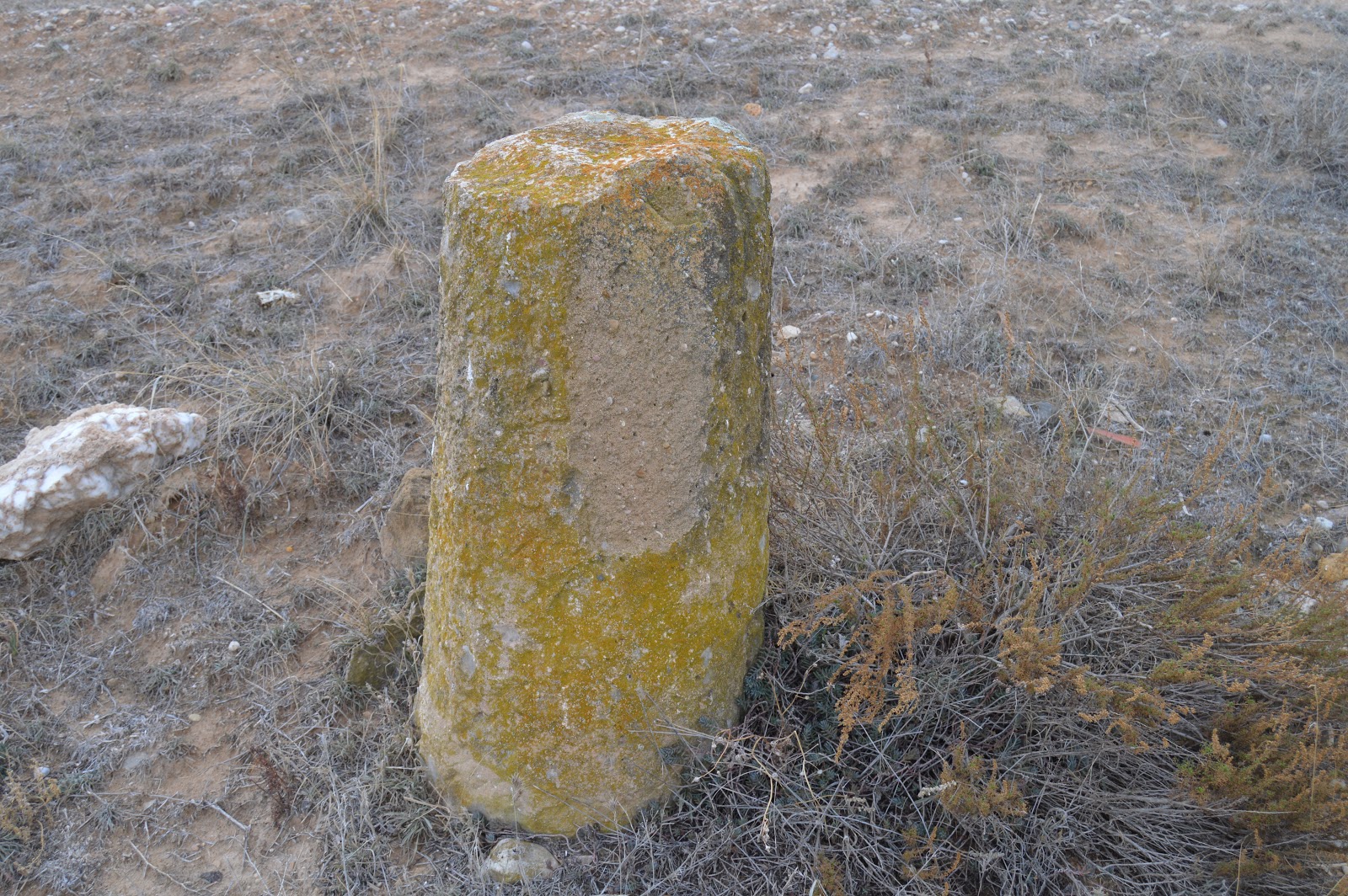 eshijar : HIJAR , RAFAGAS DEL AYER : Los mojones en el monte