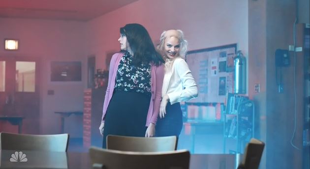 SNL Season 42: Margot Robbie - The Librarian