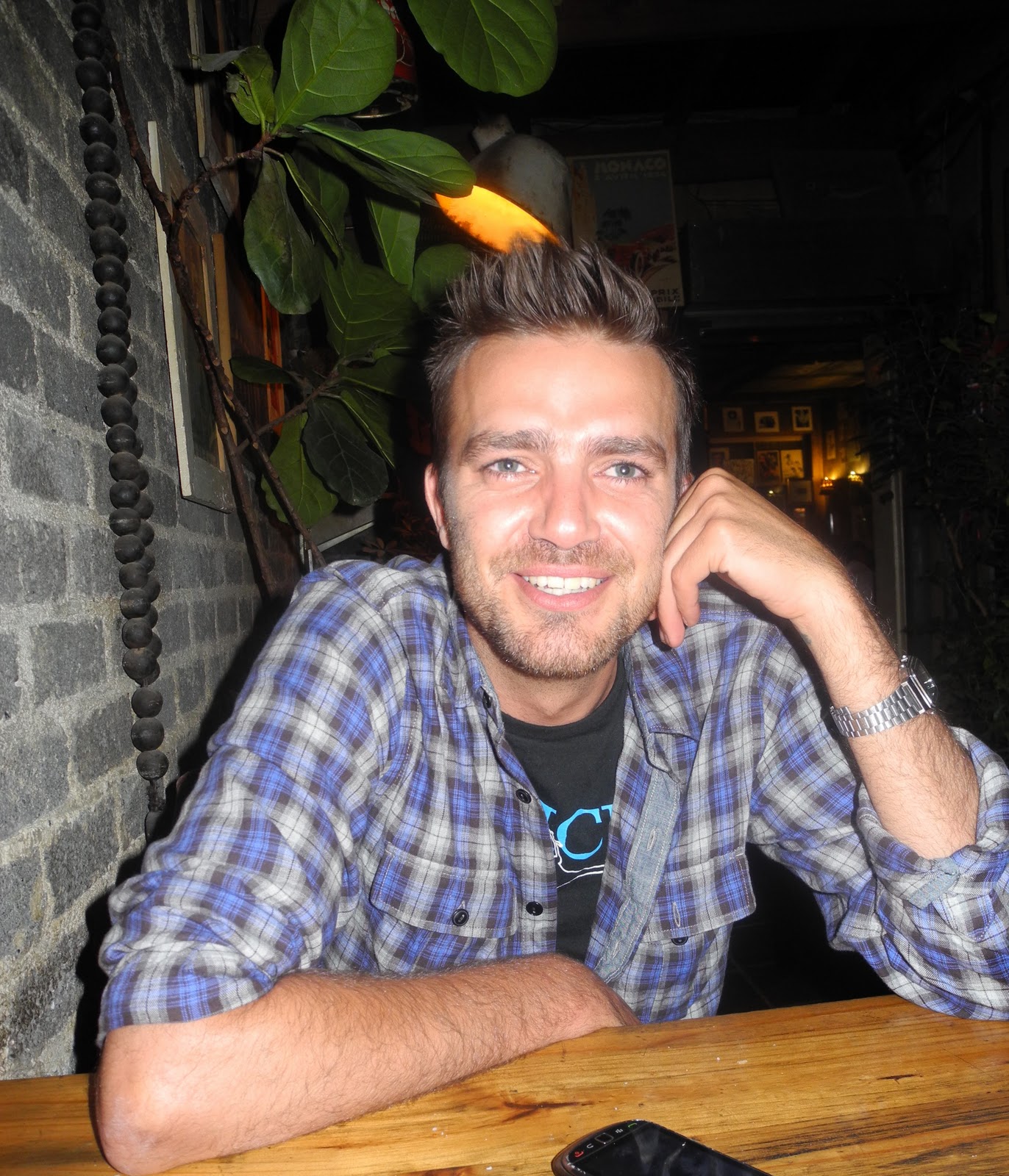 Carl Beukes | Homens, Gatos