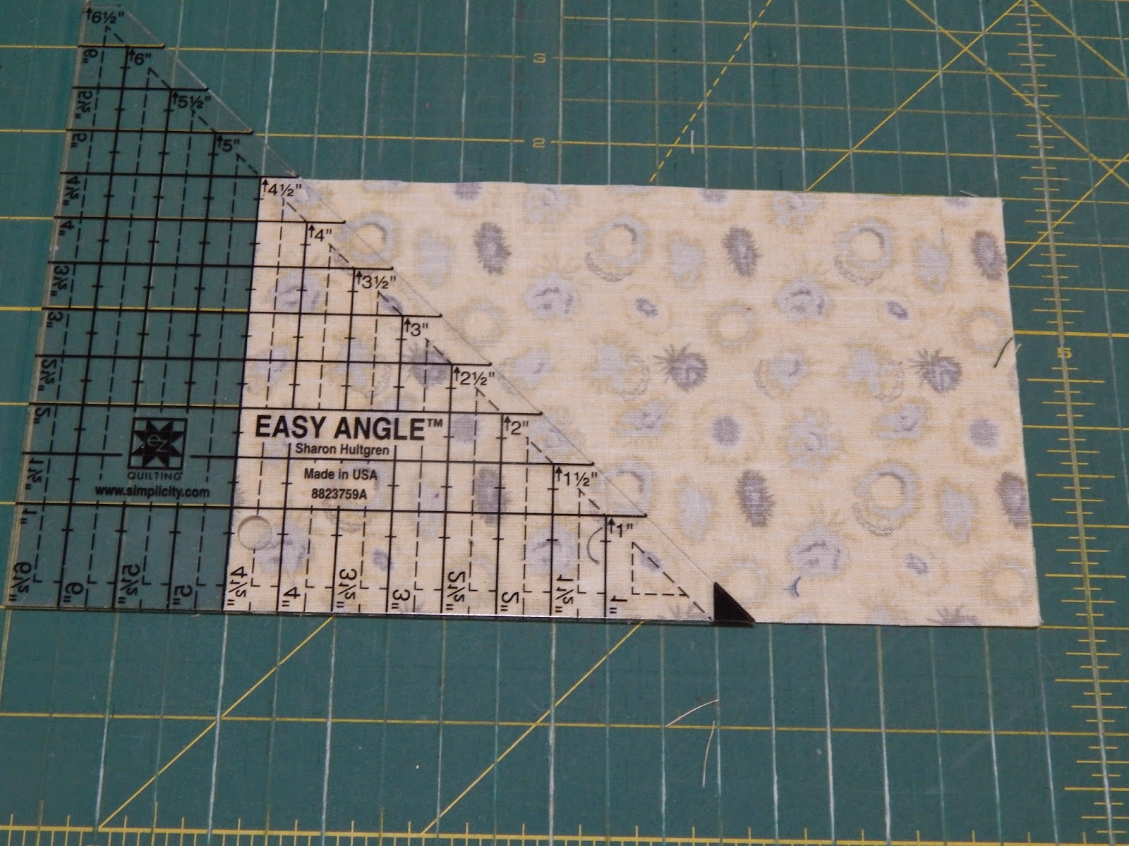 The Fleming's Nine: My Scraps and the Easy Angle Ruler