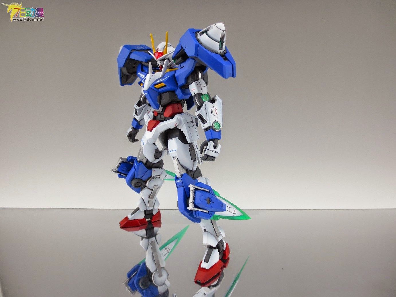 Gundam Family: MG 1/100 00 Raiser Seven Sword + XN Sword
