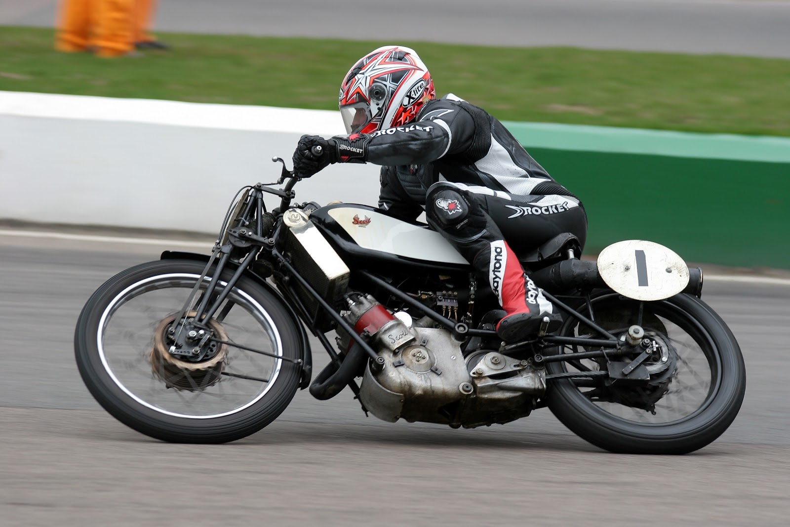 OddBike: Silk 700 - The Ultimate English Two-Stroke