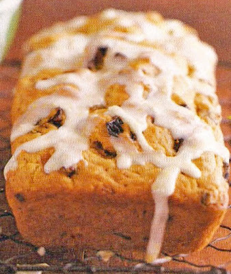 The Iowa Housewife: Cherry - Golden Raisin Bread