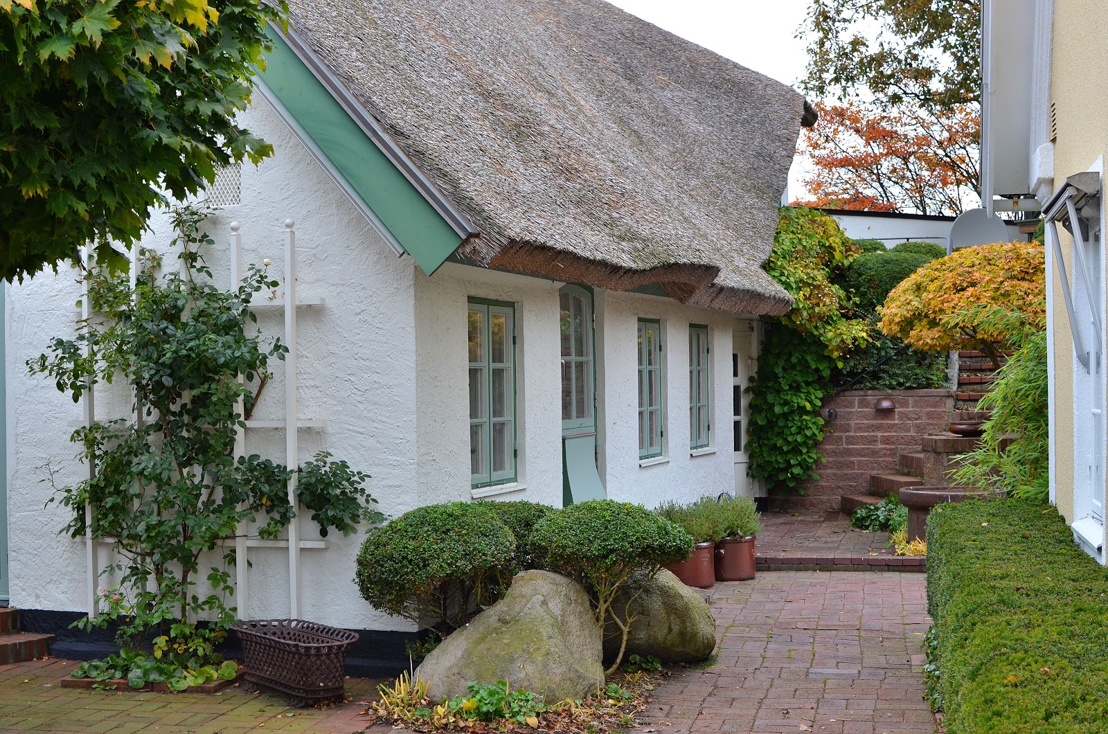 The Things I Enjoy: Another beautiful private garden in southern Sweden