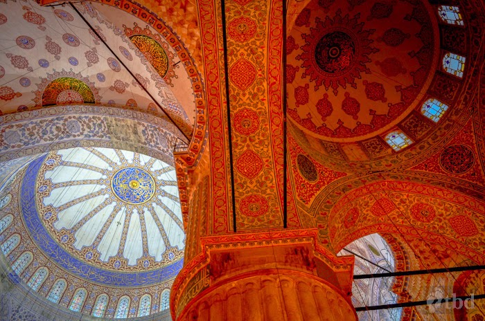 The icon of Istanbul - The Blue Mosque - Traveling by default.