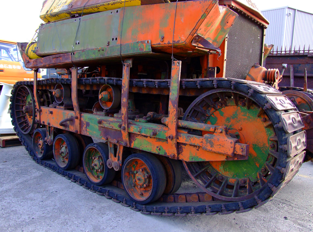 RENEDK MODELS: M2 High Speed Tractor 'Cletrac'