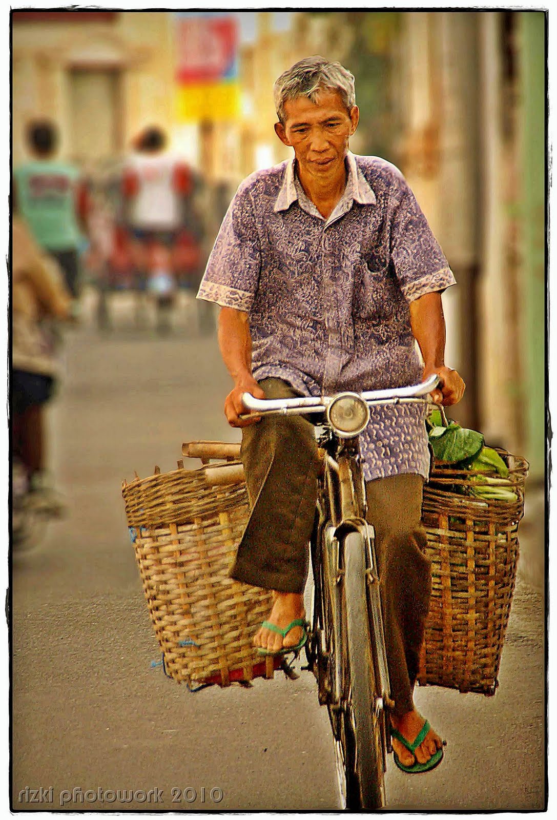 Contoh Deskripsi Foto Human Interest – Beinyu.com