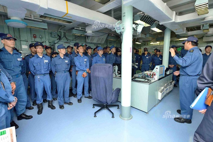 Ruang Control dan Komando pada kapal Induk Jepang Izumo ~ China ...