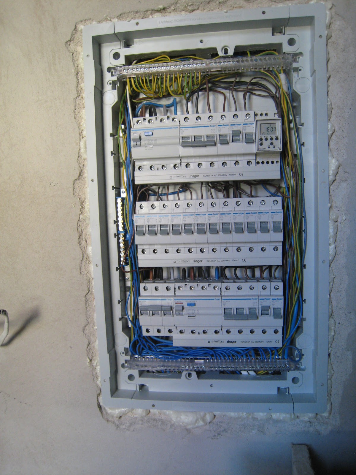 Raituzo namo statybos: Elektros skydelis