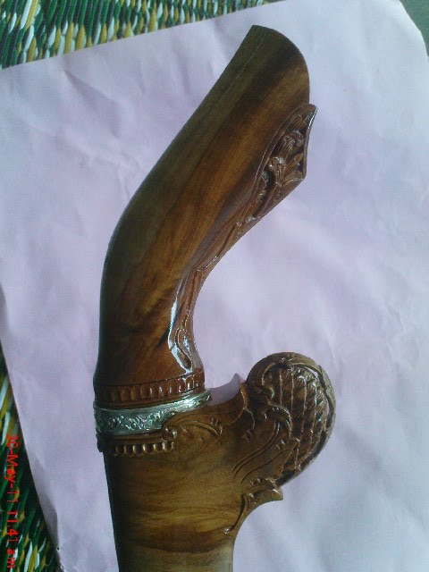 .::Seni Ukiran Halus::.: pisau rembau