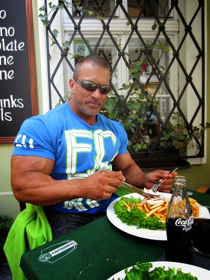 Muscle Lover: EAT AND GROW!