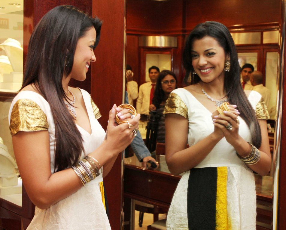 Mugda Godse Launches Swarna Mangal Shagun Jewellery - Hot PHOTOSHOOT ...