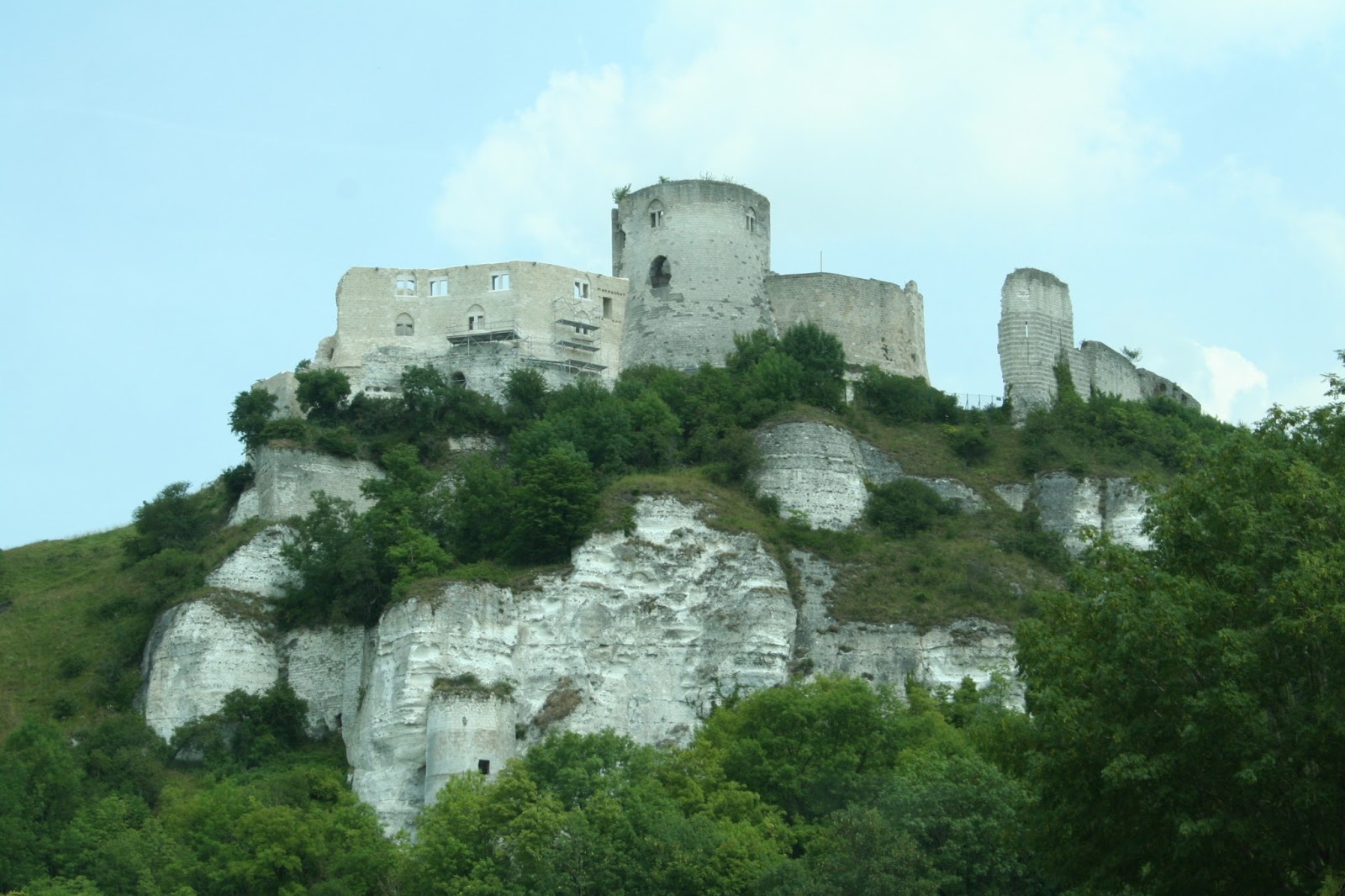 Globe-Trotting Husk: Les Andelys and Chateau Gaillard