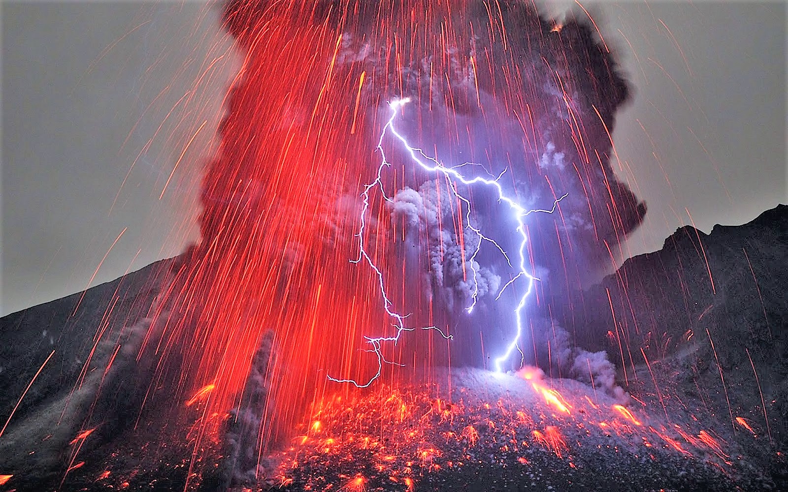 Fieggentrio: Vulkanische bliksem.