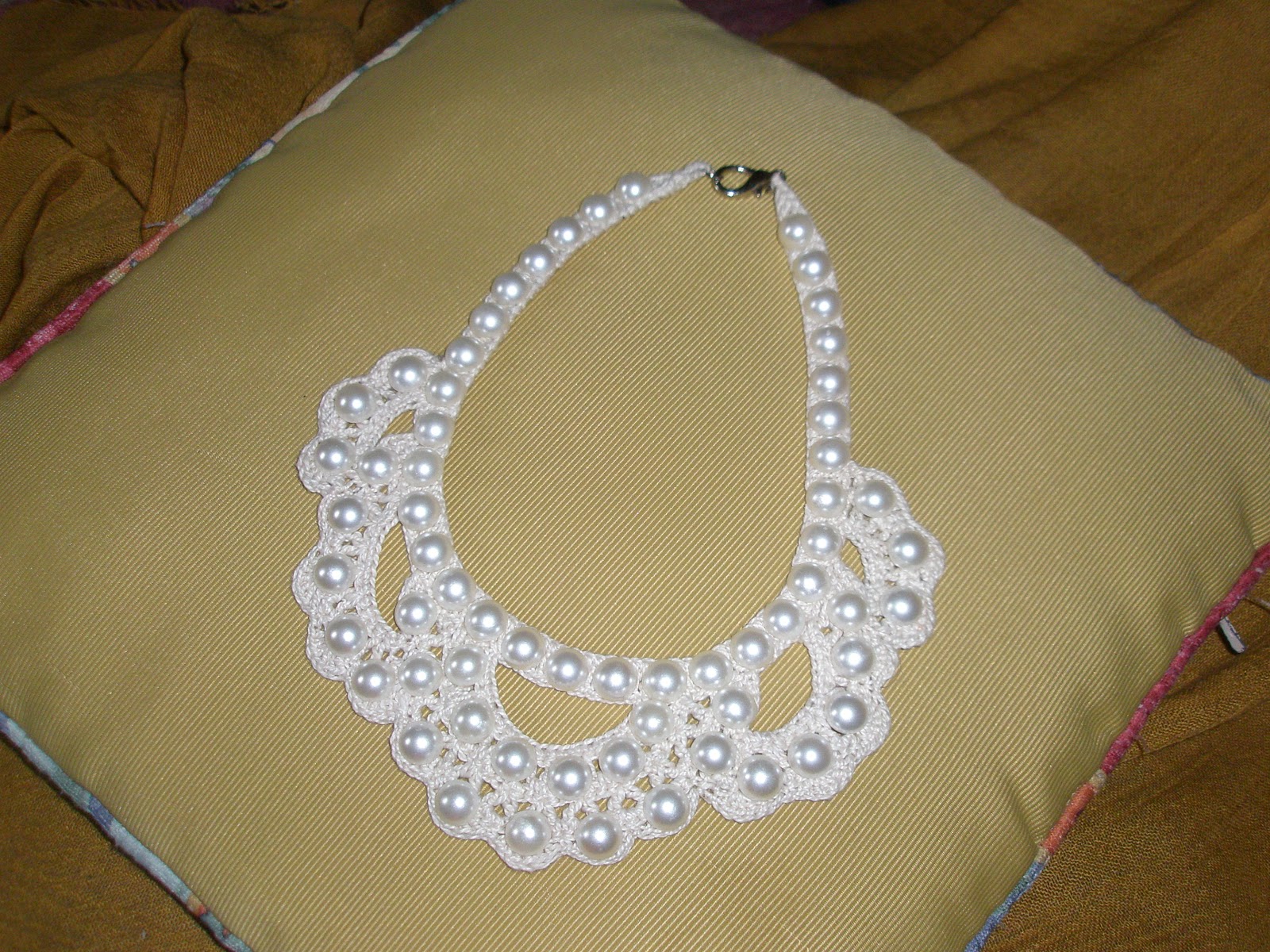 CUCADAS DE MACA: Collares hechos a mano