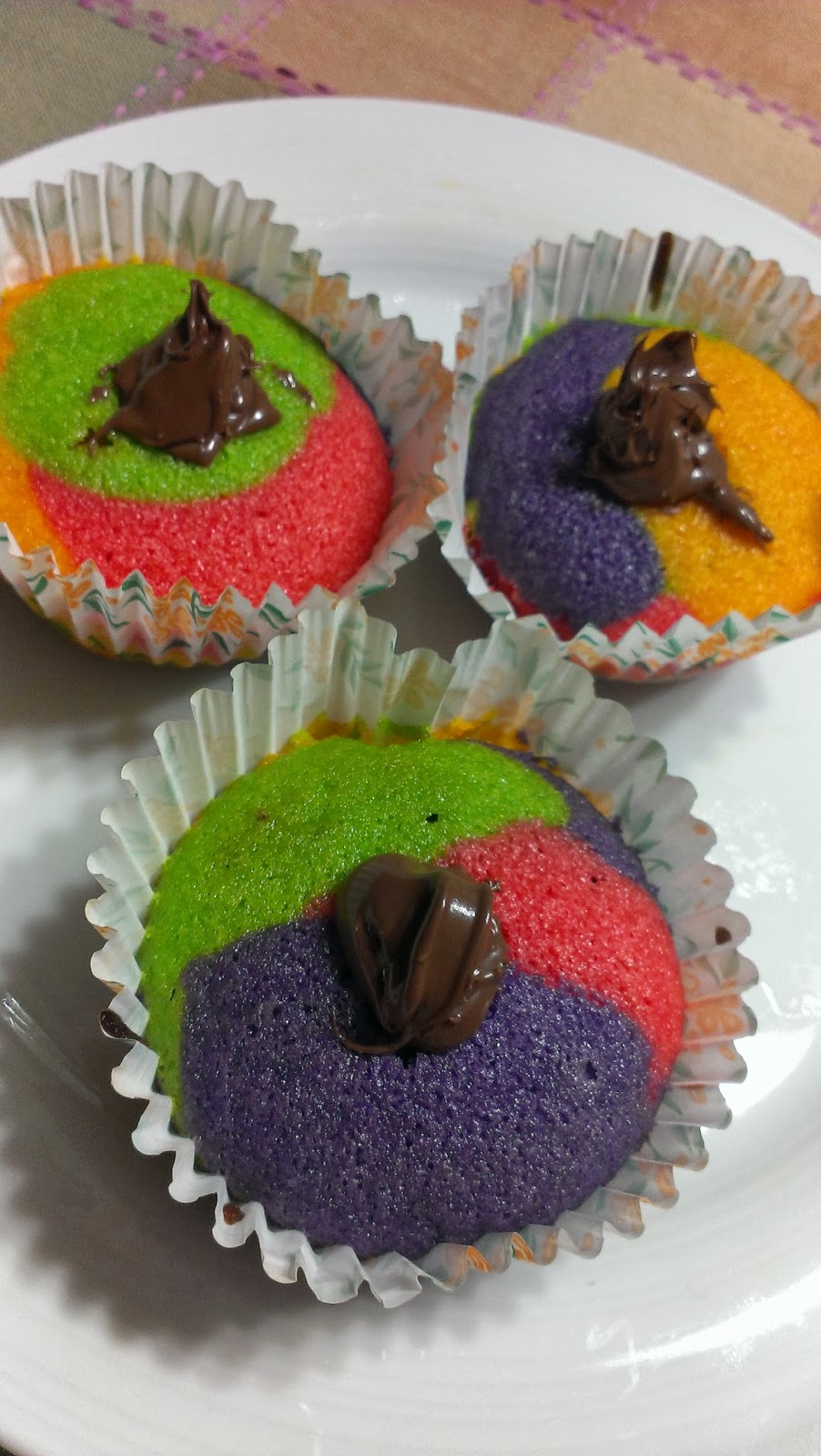 foravalove: Baking Eggless, Rainbow-Nutella Cupcakes using Pancake mix