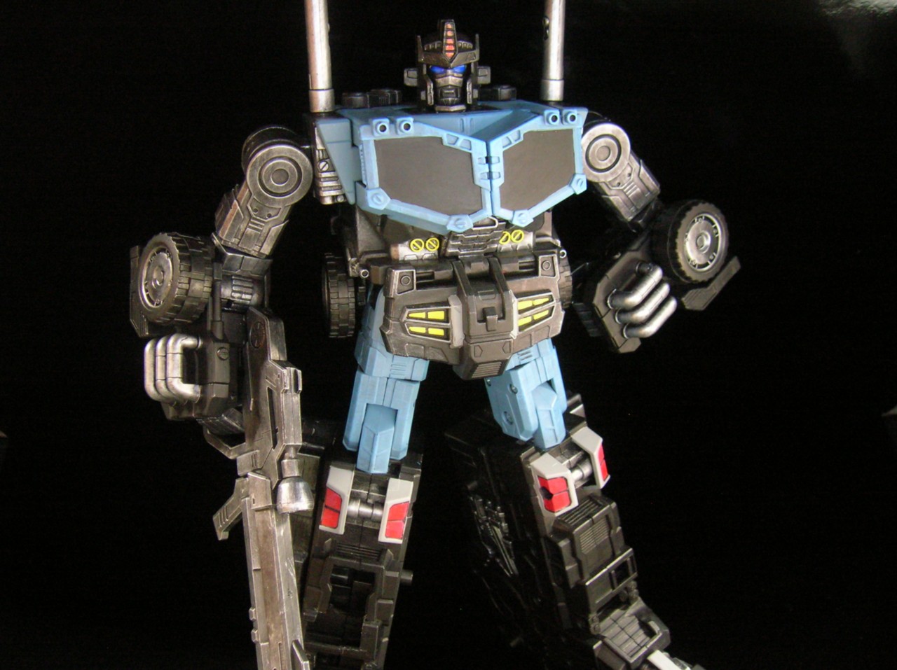 Blog de Transformers de mdverde: Increíble custom de Defensor G1