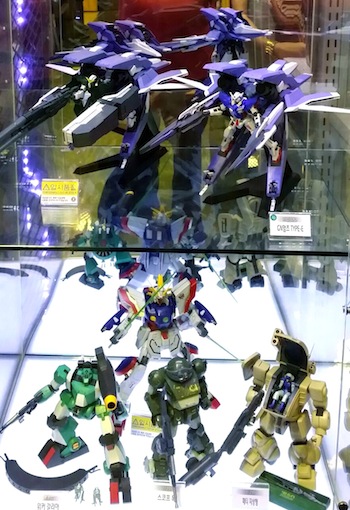 Dennis-Toys: Gundam Base - Korean Seoul Busan
