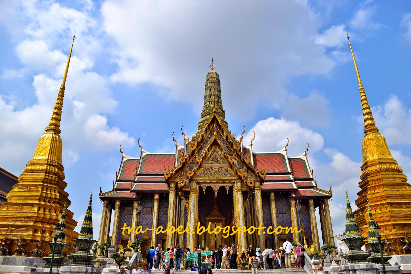 Tra-Abel: Wat Phra Kaew and the Grand Palace