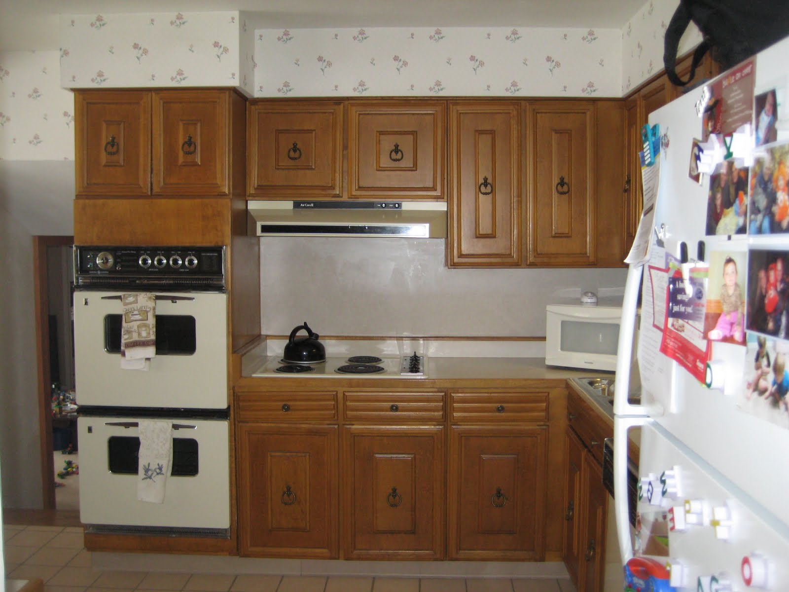 Obssesed with Design: The original Kitchen...circa 1967 with 80's upgrades!