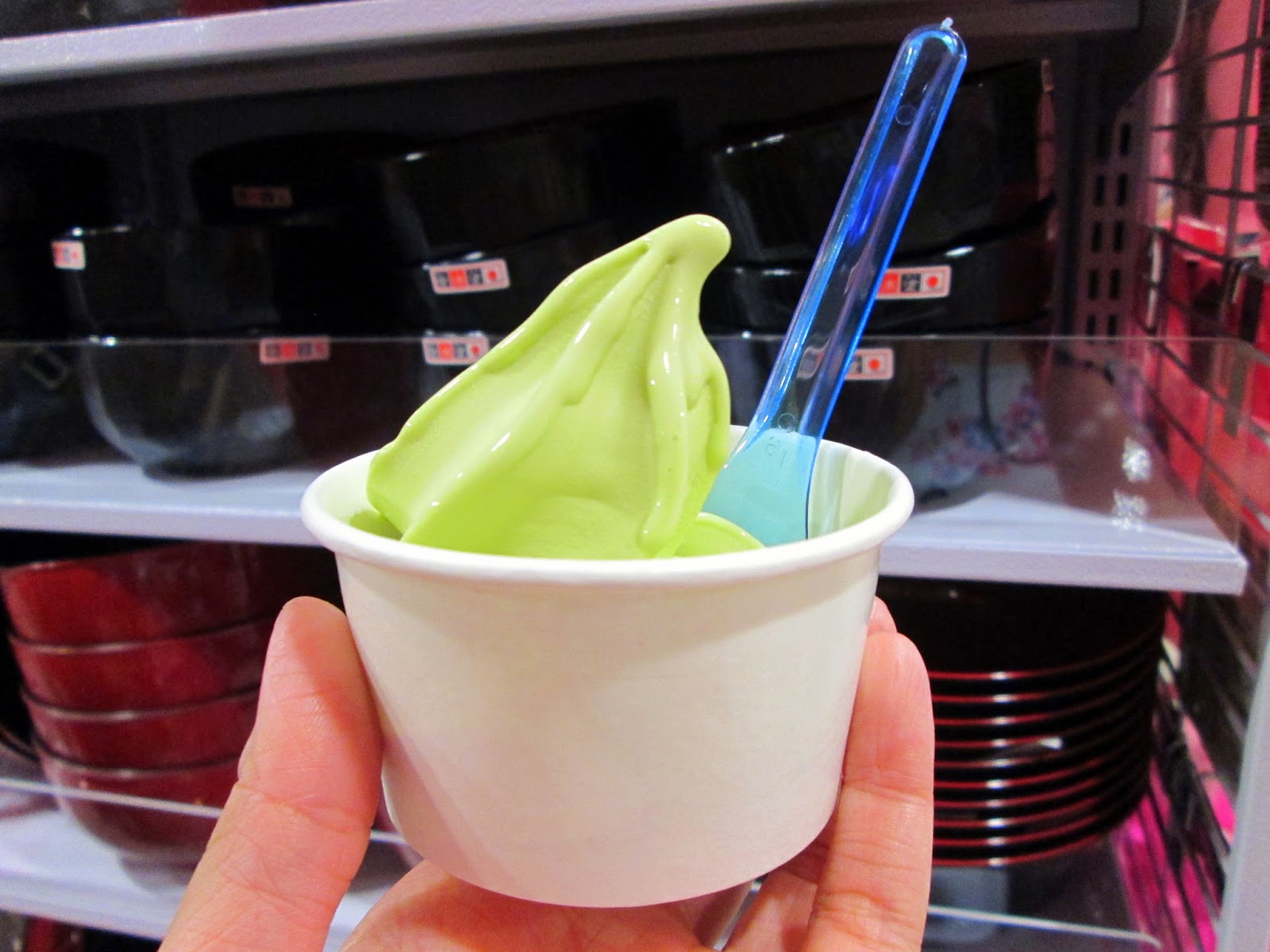 Lucky Citrine: Daiso Opens at Shangri-La Mall