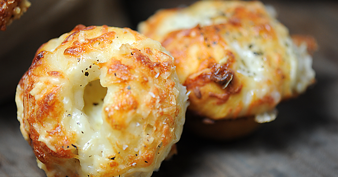 Southern Cooking: Cheesy Garlic Bites