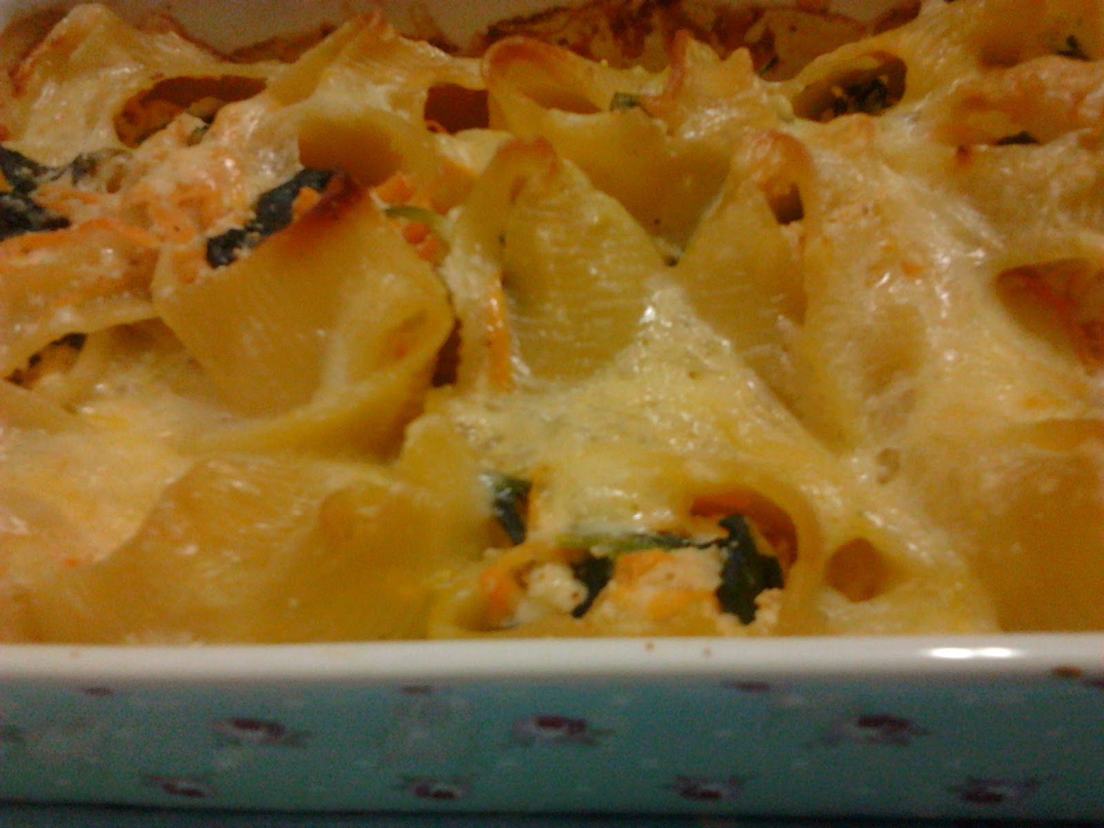 Petiscos da Sofia: Massa recheada com espinafres e requeijão