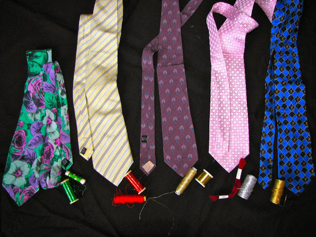 Latiti: RECICLANDO CORBATAS