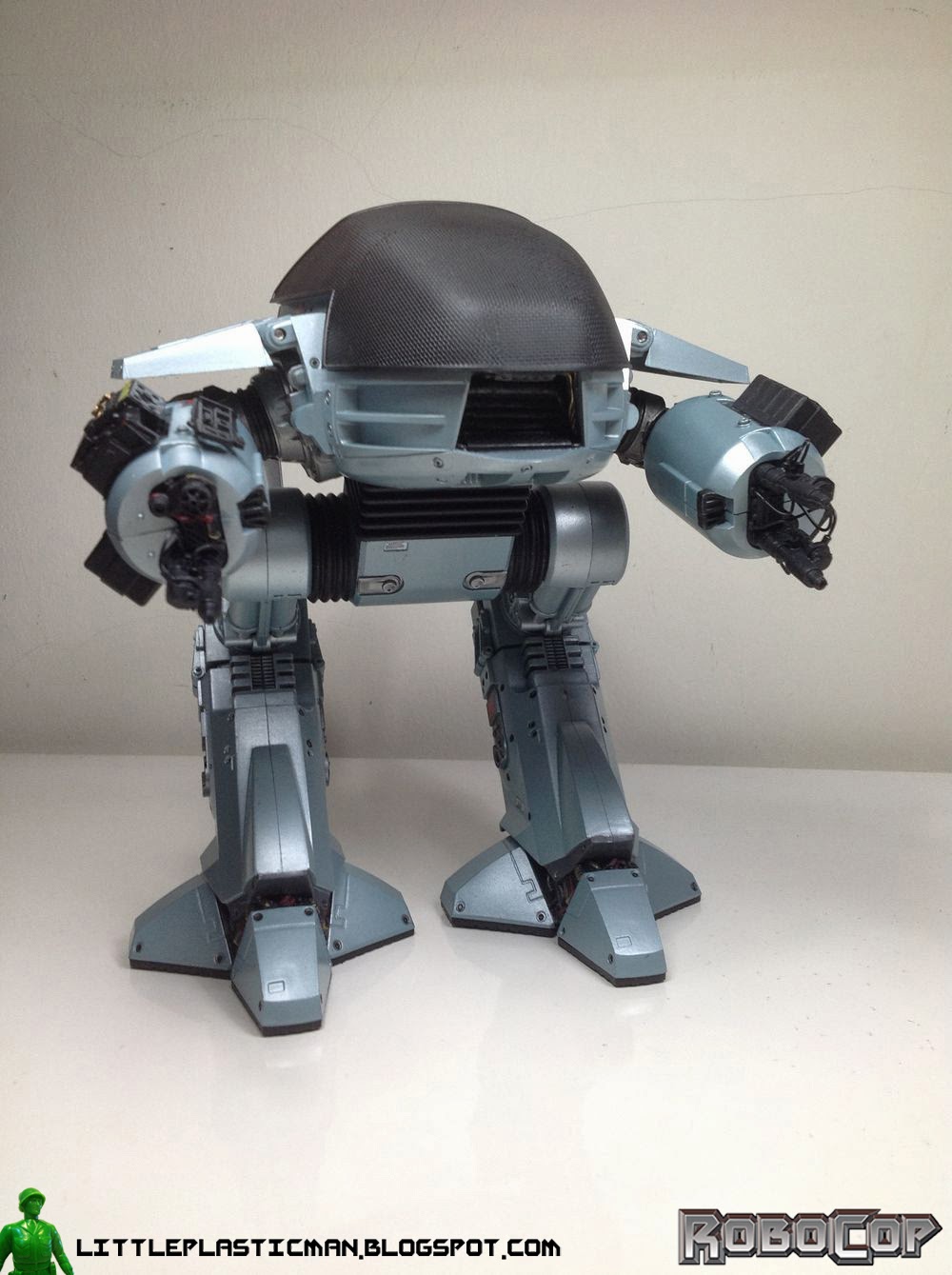 Little Plastic Man Toy Blog and Review Singapore: NECA ED-209 Robocop