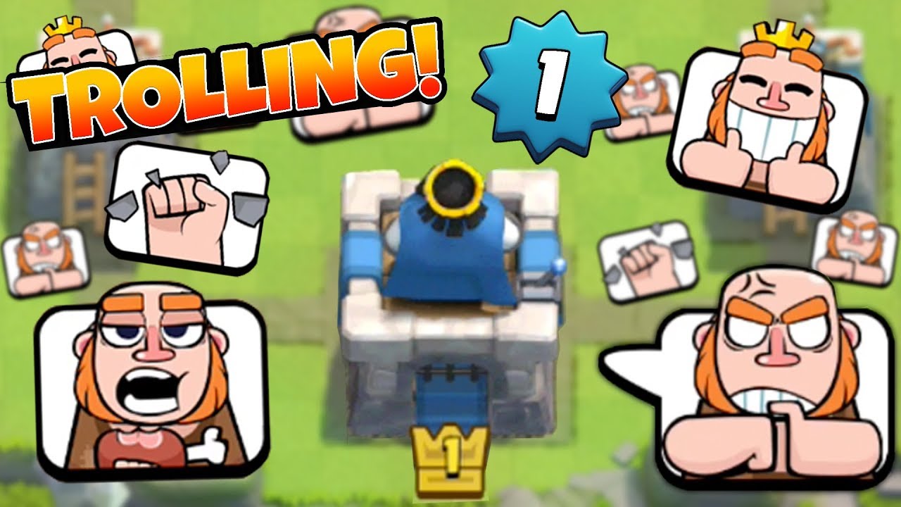 Clash Royale- Giant Emote | Planet 8