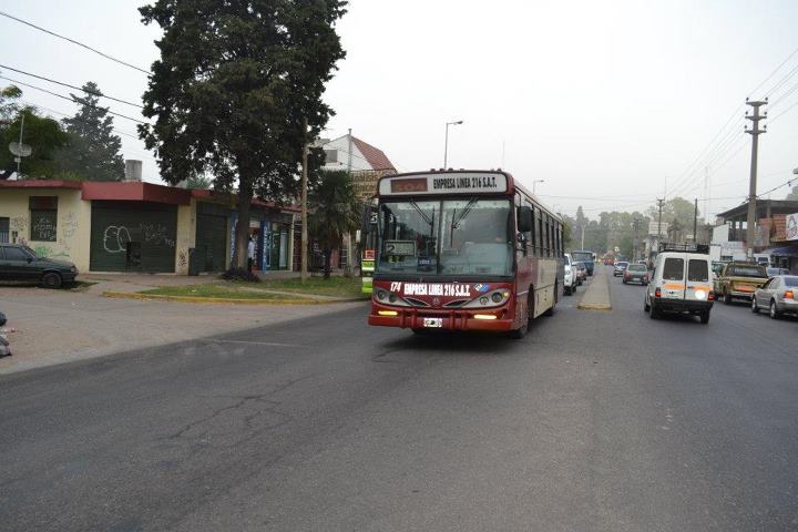 INFOPONTENOTICIAS: MERLO COLECTIVOS DE LA LINEAS 216 Y TUM EN LA RUTA 200