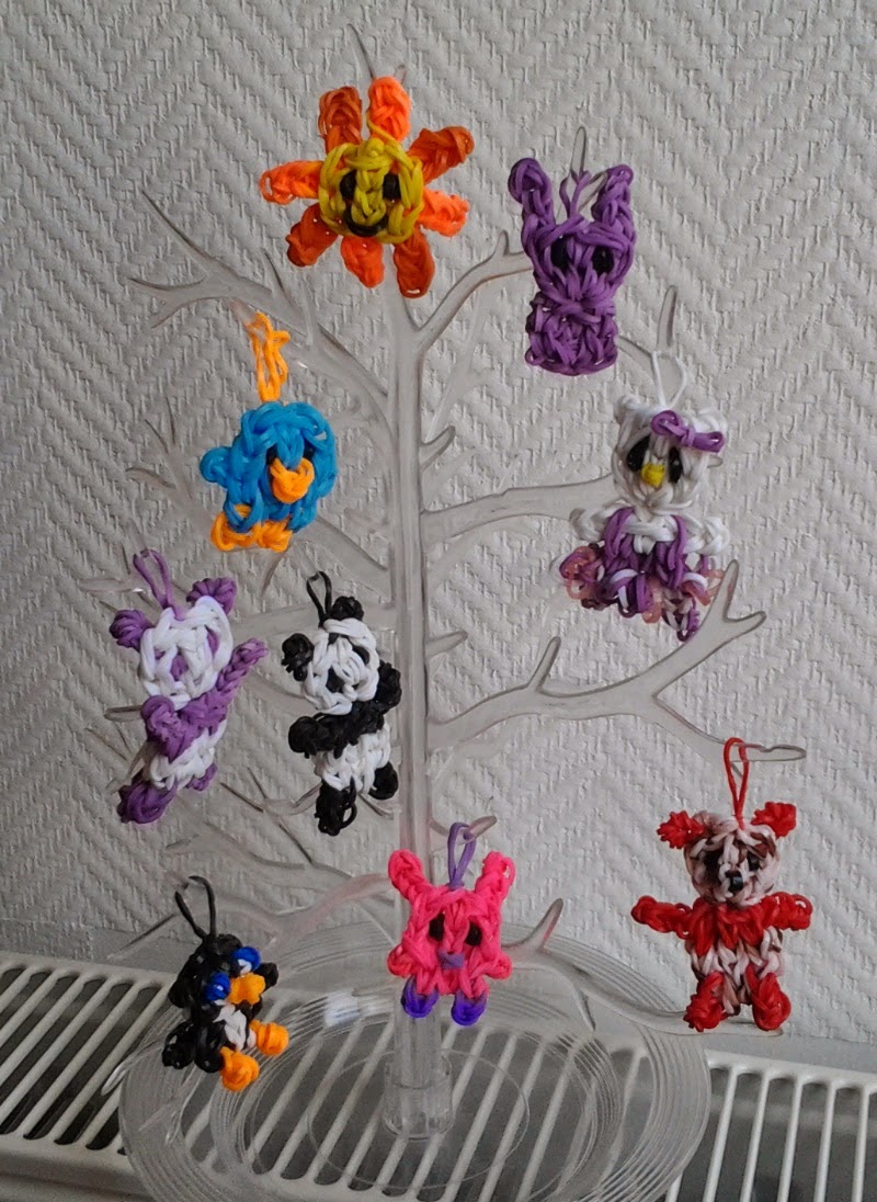 AngelSan Creation: A tree of rainbow loom critters