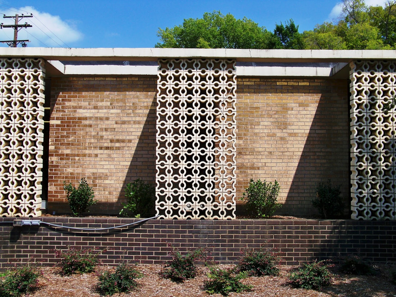 Modern Arkansas: "She's a Brick House"