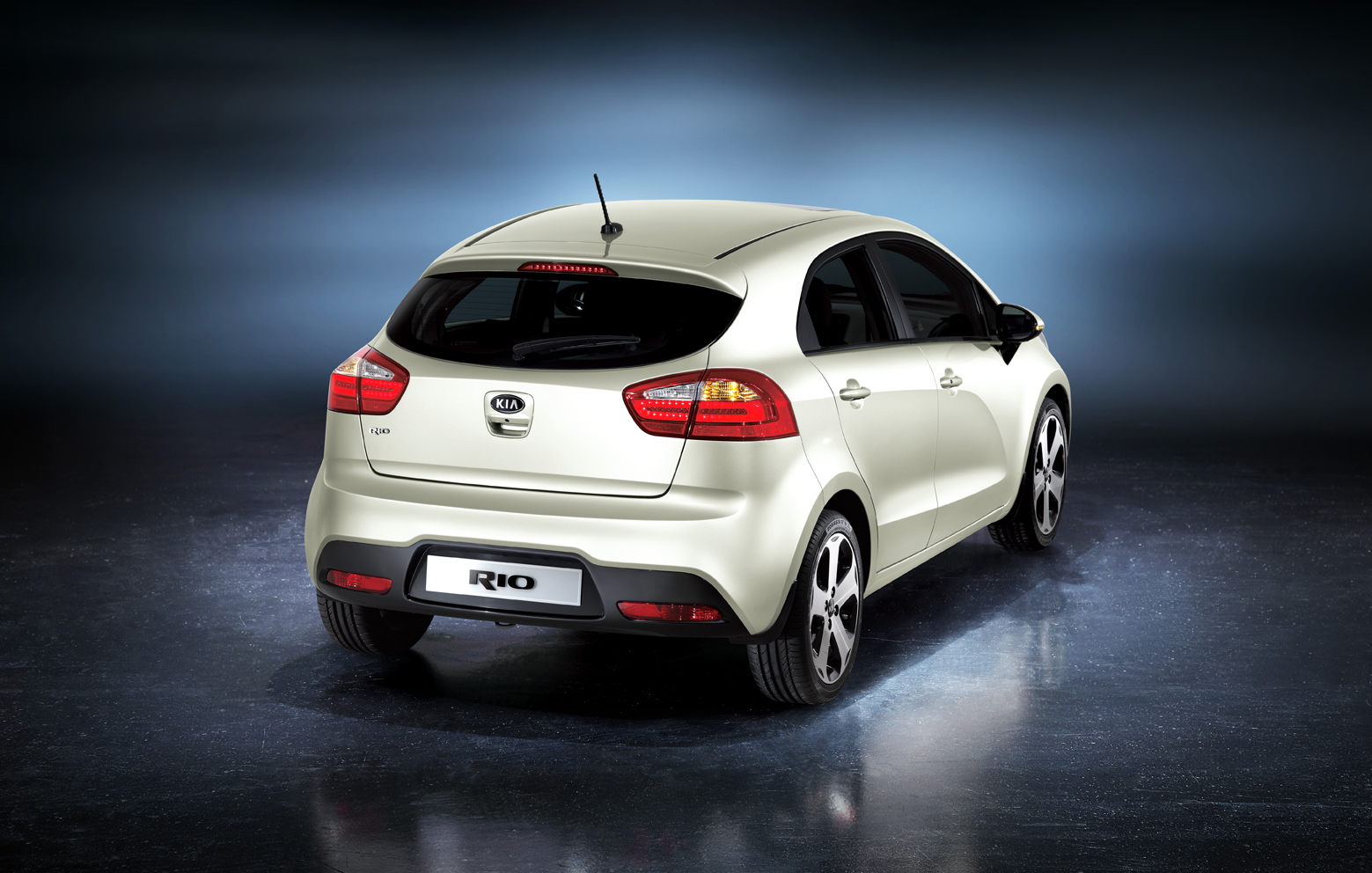KIA MOBIL: ALL NEW RIO