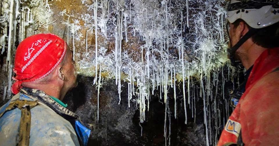 Helictite cave in Cantabria - Spain - Geology In