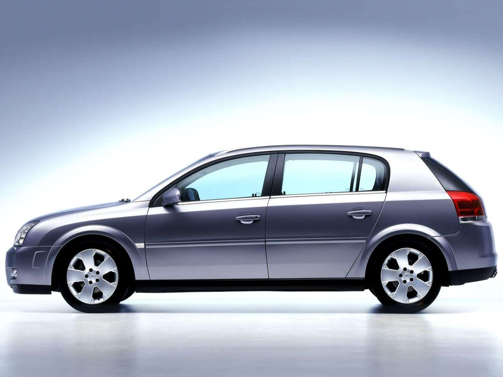 Car Pictures: Opel Signum 3.2 V6 2003