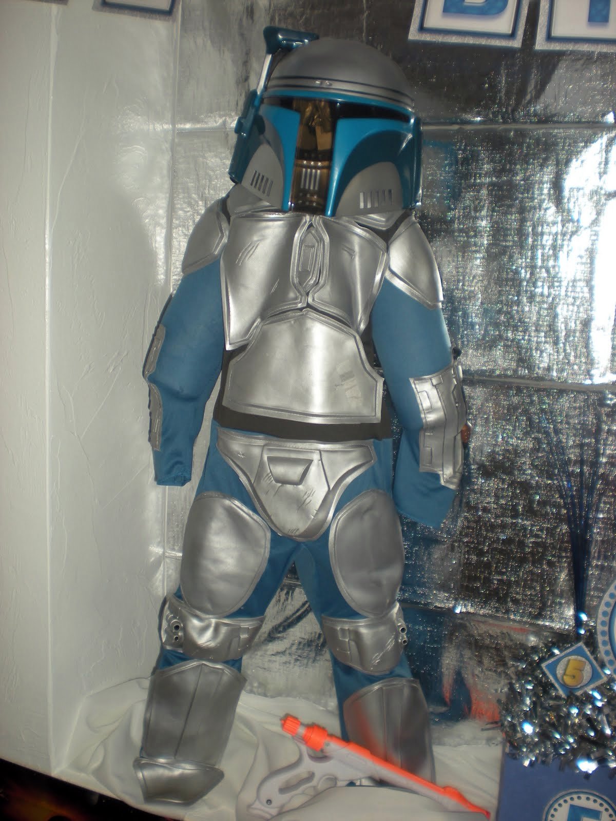 DIY Star Wars Birthday party (robes & jedi sticks) - Four Generations ...