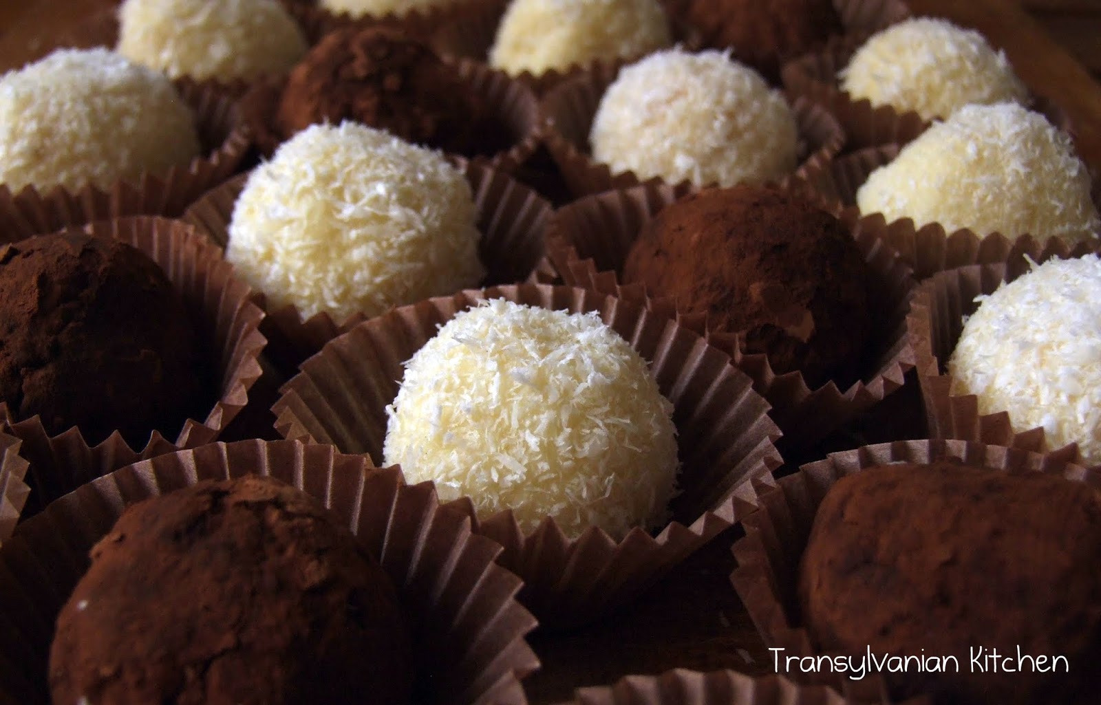 Transylvanian Kitchen: Trufe dulci, albe şi negre